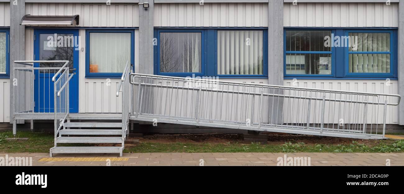 Wheelchair ramp house hi-res stock photography and images - Alamy