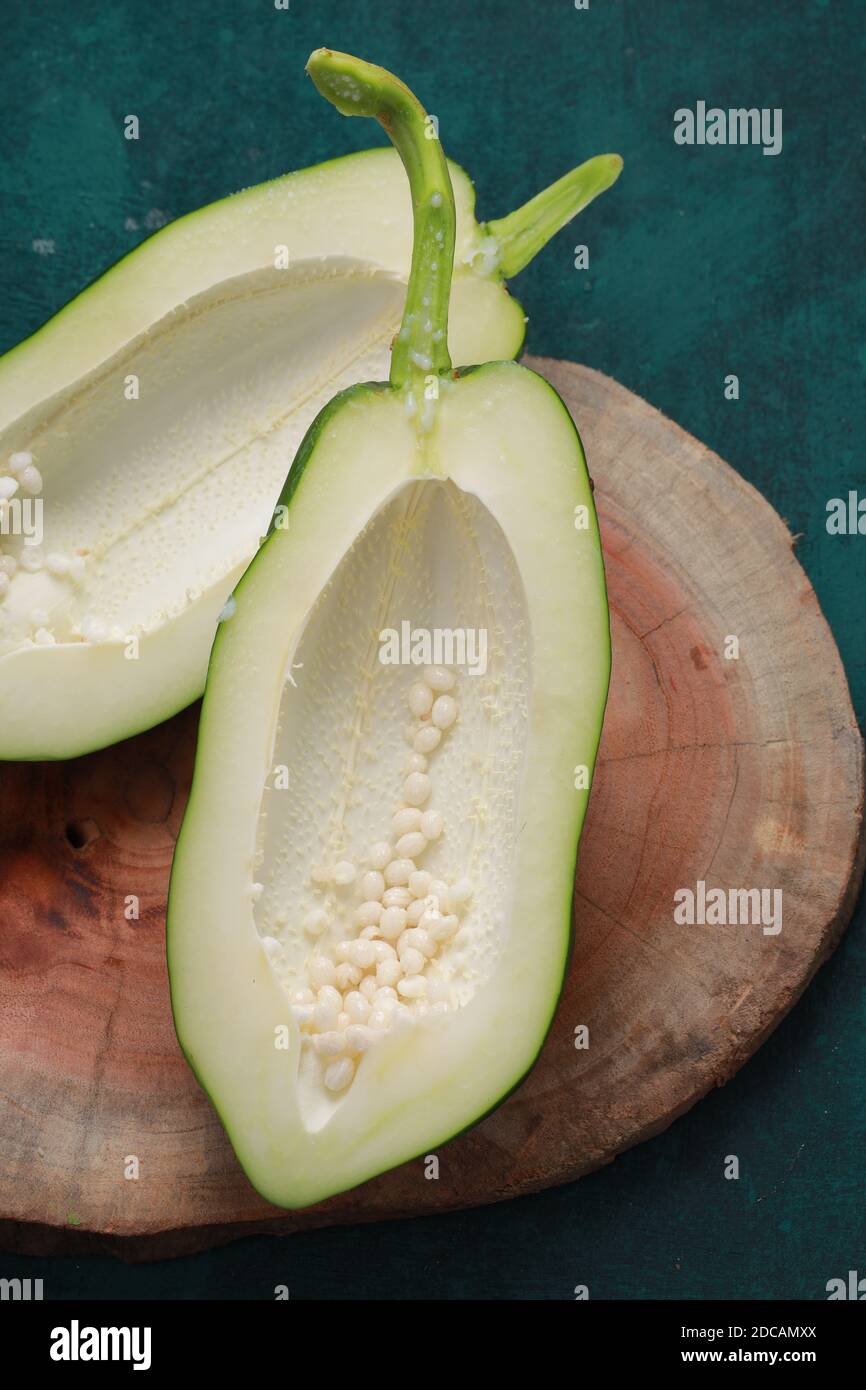 South asian split hi-res stock photography and images - Alamy