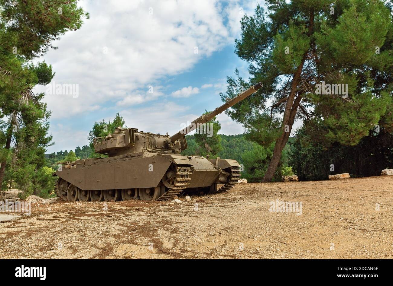 Old battle tank hi-res stock photography and images - Alamy