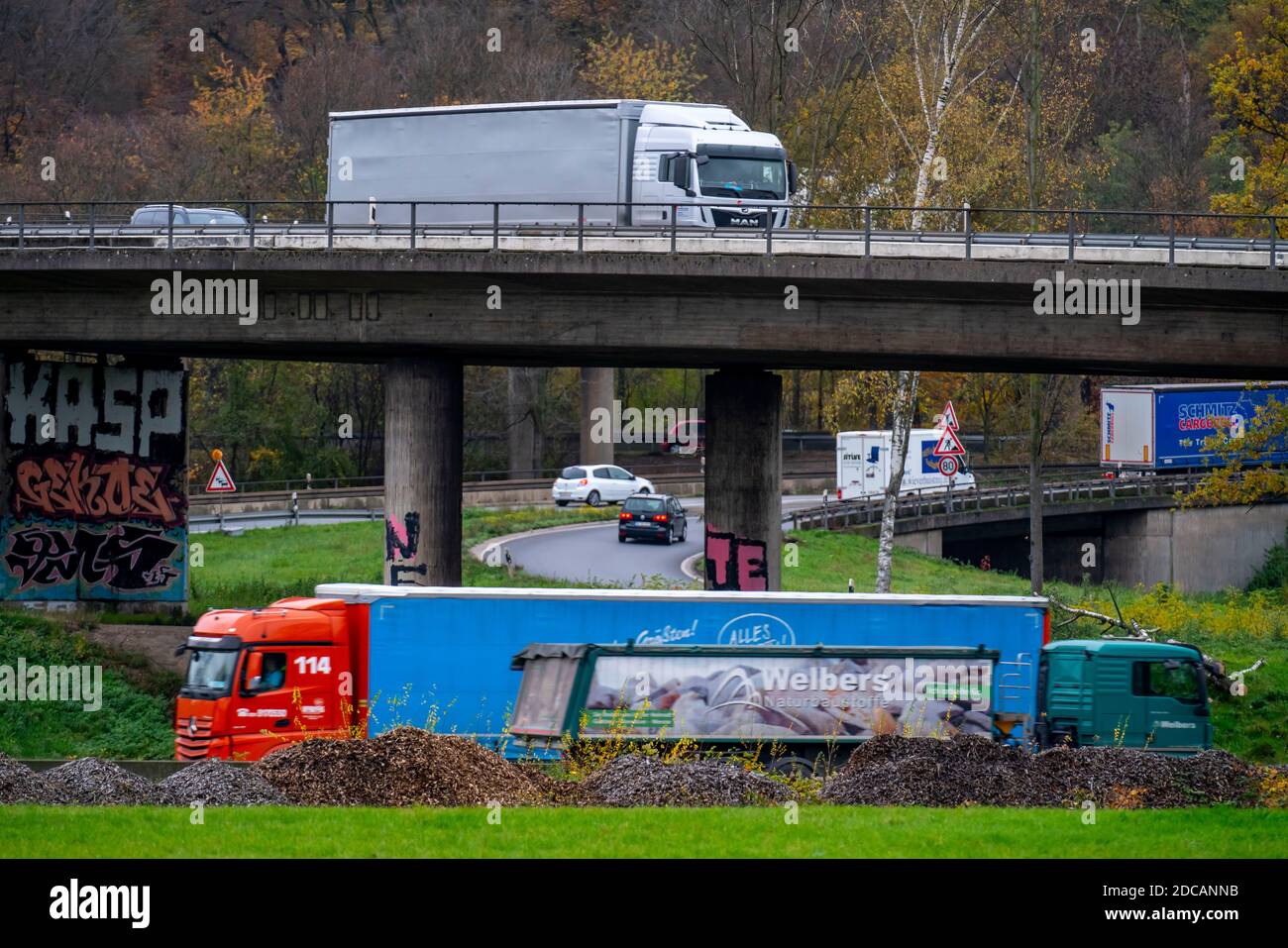Heavy traffic at the motorway junction Kaiserberg, motorway A40 ...