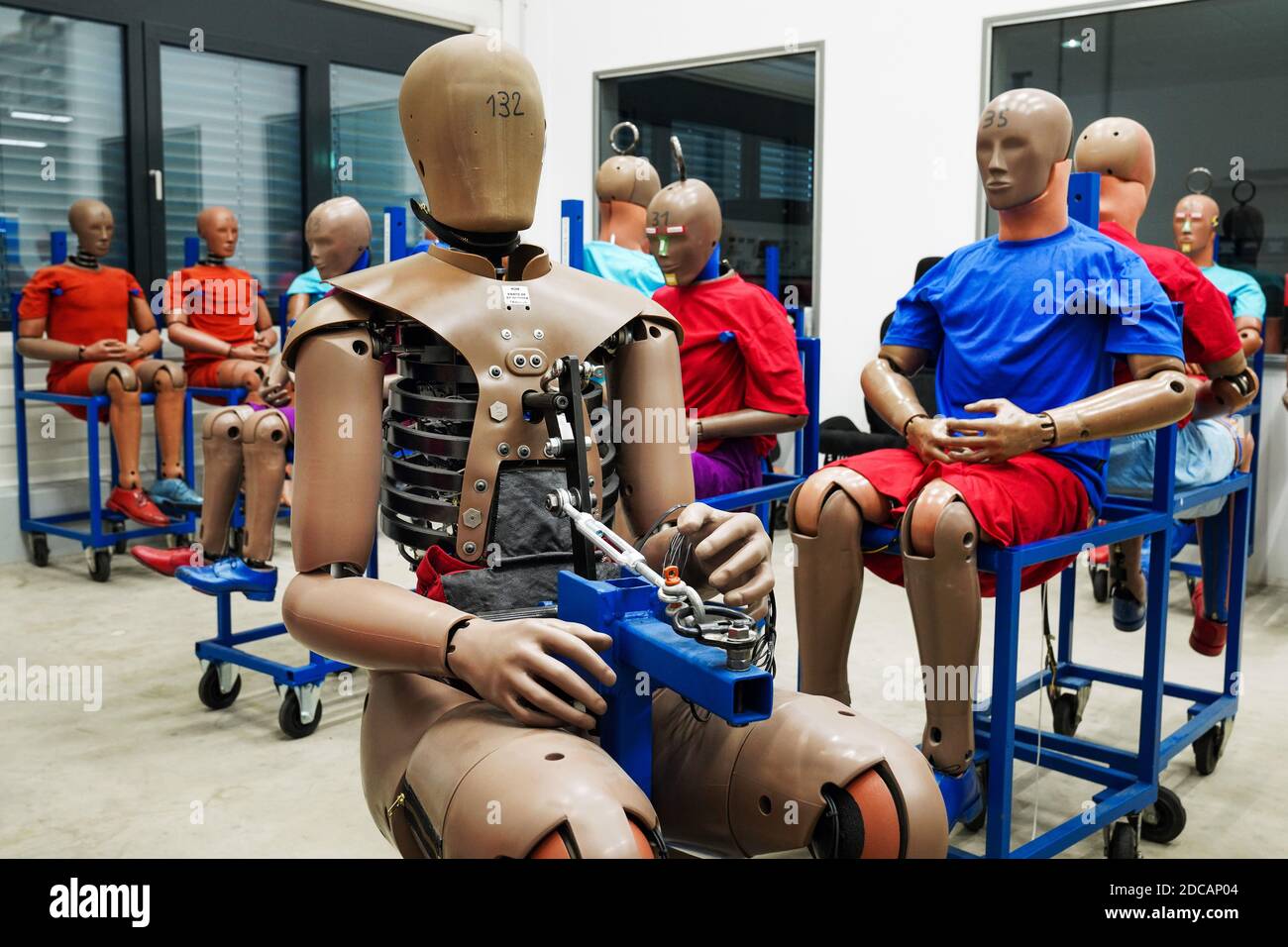Test dummies hi-res stock photography and images - Alamy
