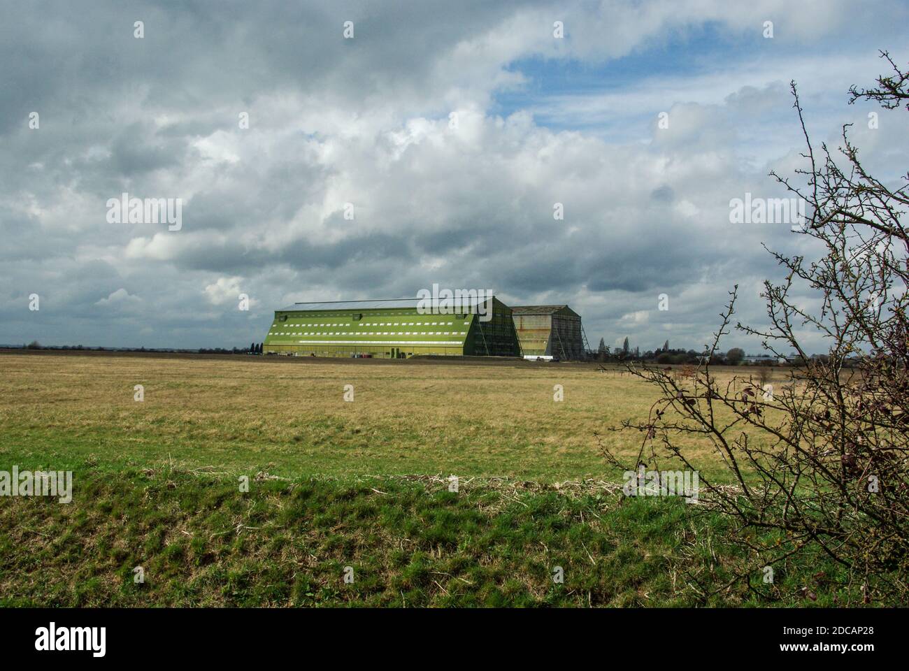 Airship bedfordshire cardington hi-res stock photography and images - Alamy