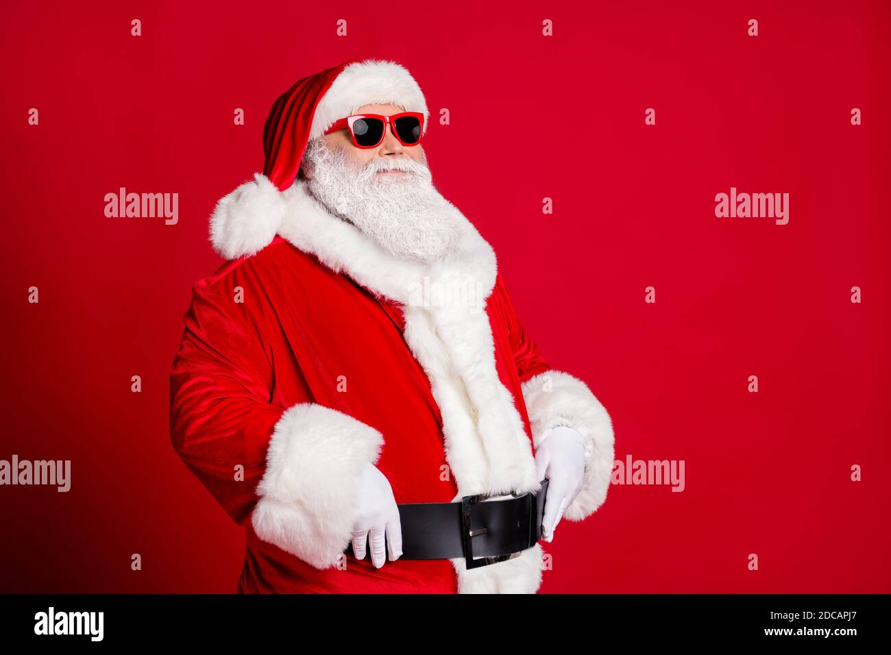 Photo of retired old man grey beard hands belt self-assured prepare ...