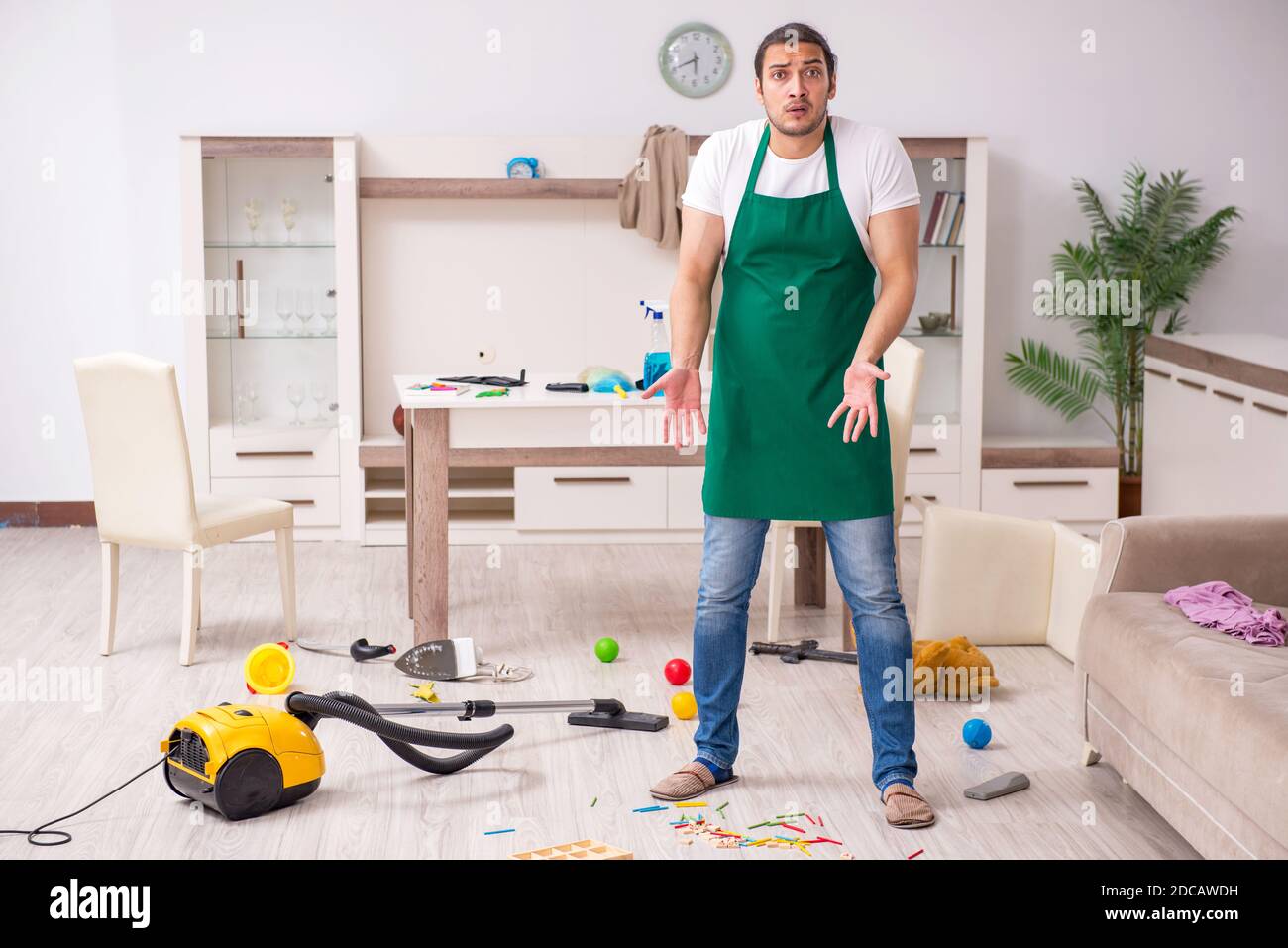 House maid cleaning house with kids hi-res stock photography and images ...