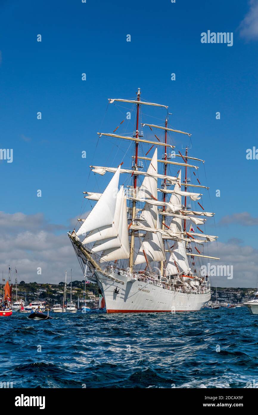 Tall ships masts rigging hi-res stock photography and images - Alamy