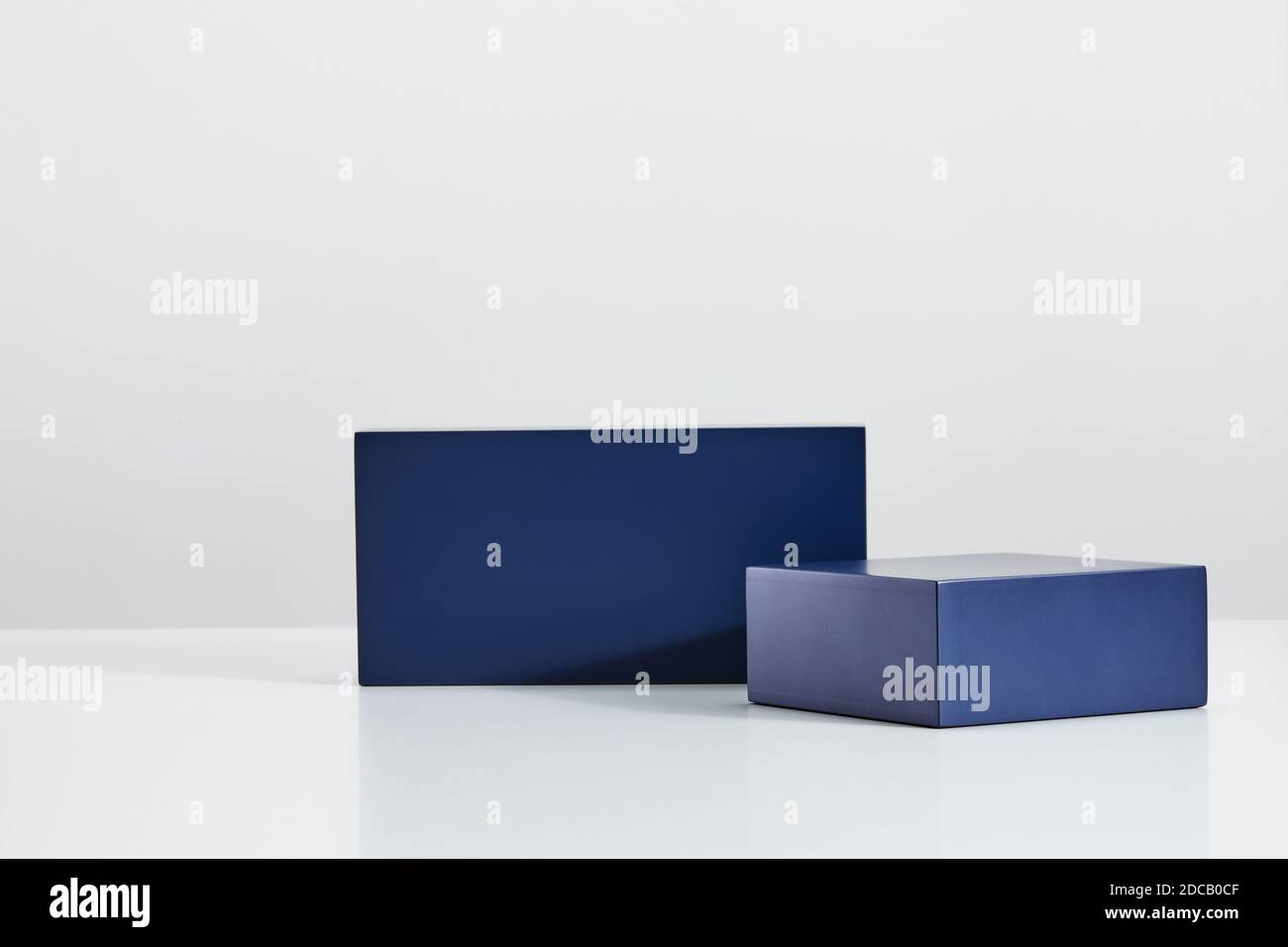 Different shape cubes hi-res stock photography and images - Alamy