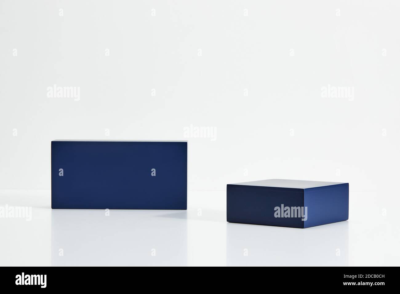 Different shape cubes hi-res stock photography and images - Alamy