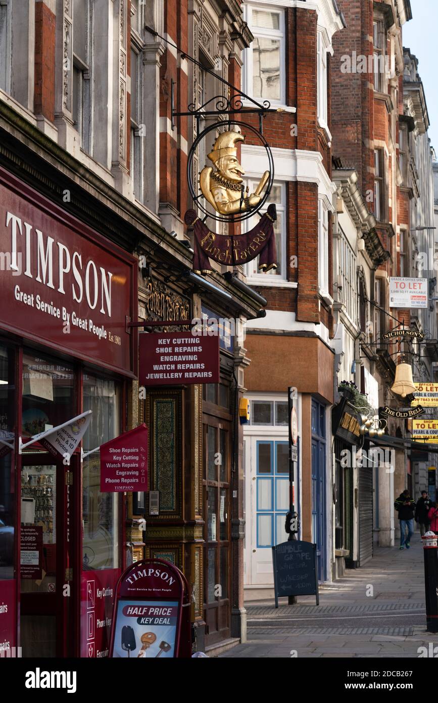 Timpson, Punch tavern, fleet street Stock Photo - Alamy