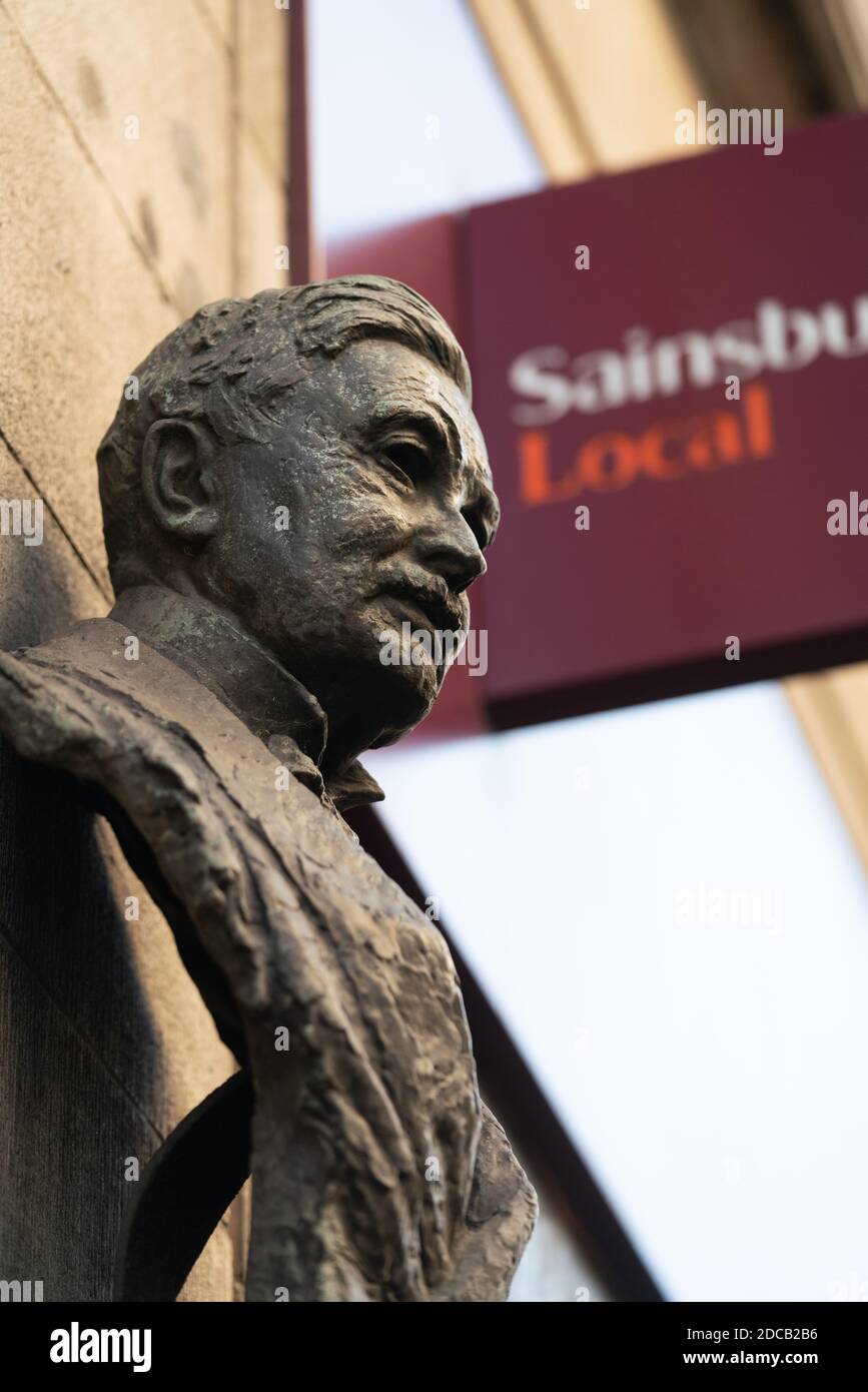 Bust of T.P. O'CONNOR journalist parliamentarian 1848 - 1929 Stock ...