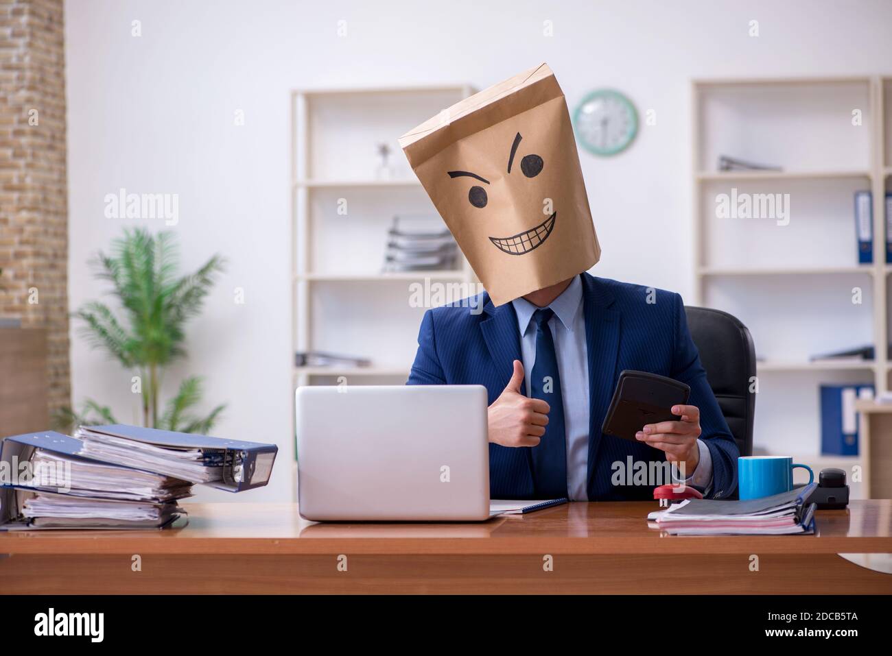 Happy emoticon giving thumb up hi-res stock photography and images - Alamy