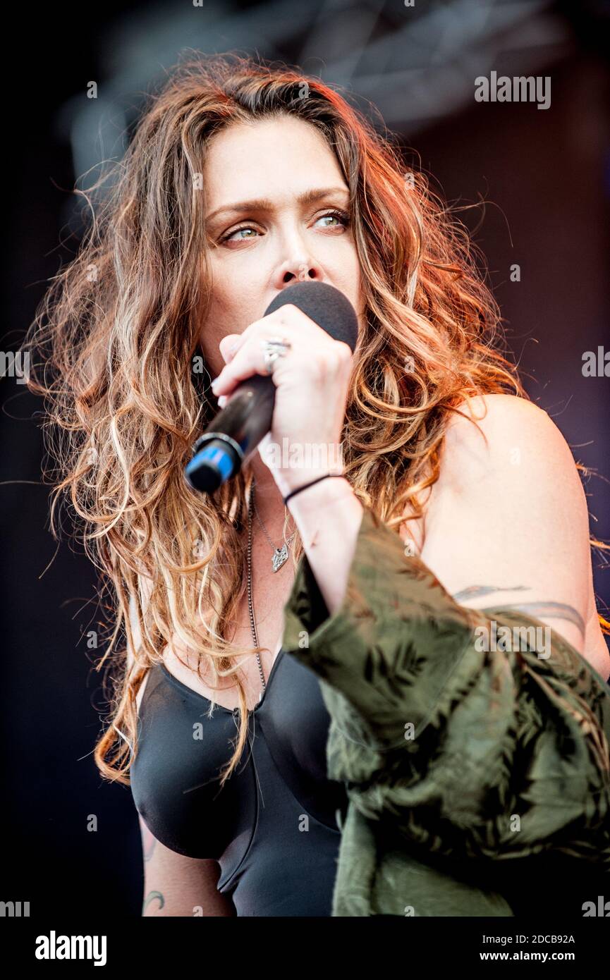 Beth Hart Live in Concert Stock Photo - Alamy
