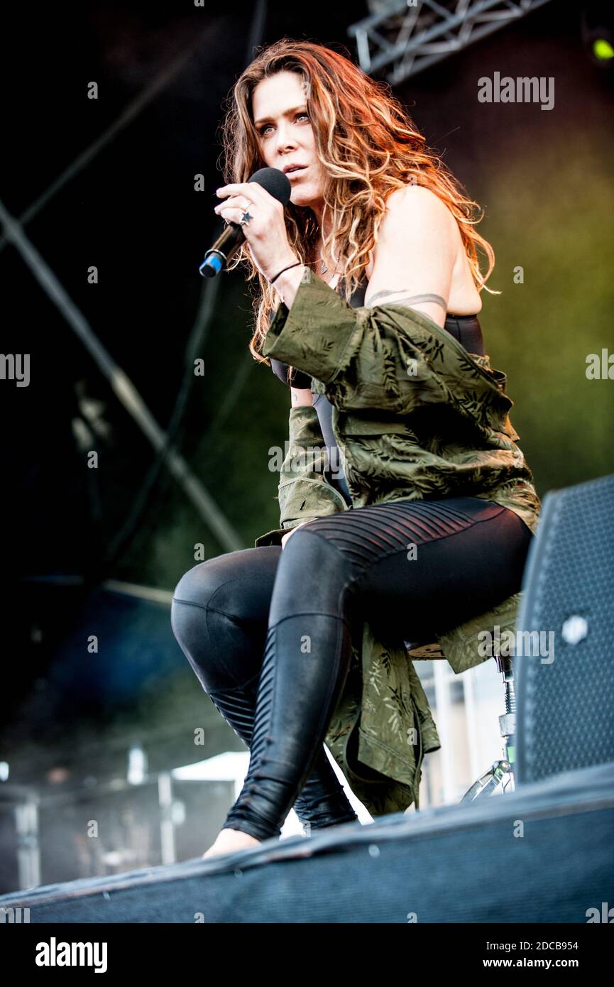 Beth Hart Live in Concert Stock Photo - Alamy