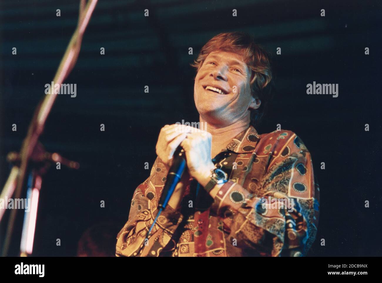 Paul jones singer hi-res stock photography and images - Alamy