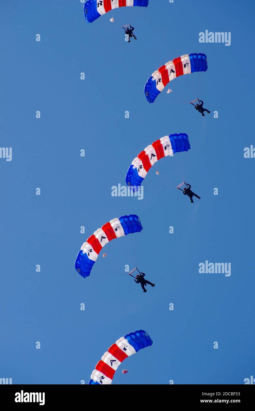 Parachute display uk hi-res stock photography and images - Alamy
