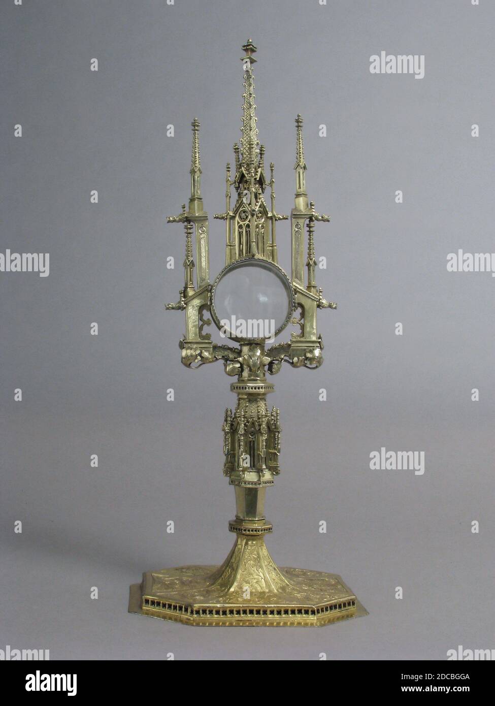 Medieval reliquary casket hi-res stock photography and images - Alamy