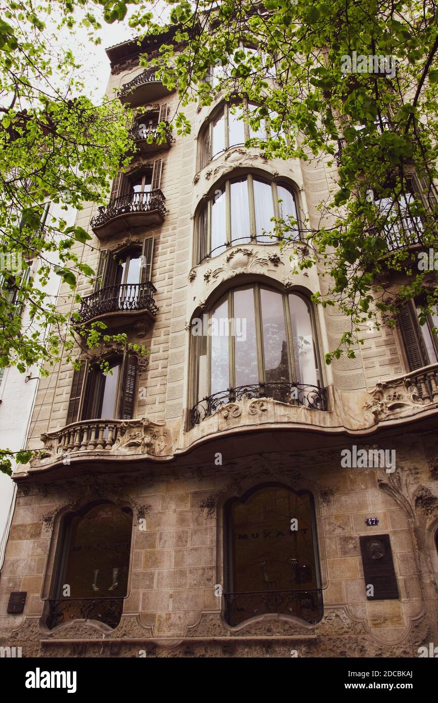 Barcelona historical buildings hi-res stock photography and images - Alamy