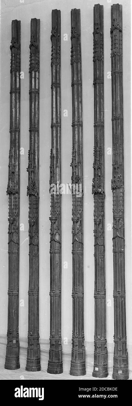 Decorative pilaster hi-res stock photography and images - Alamy