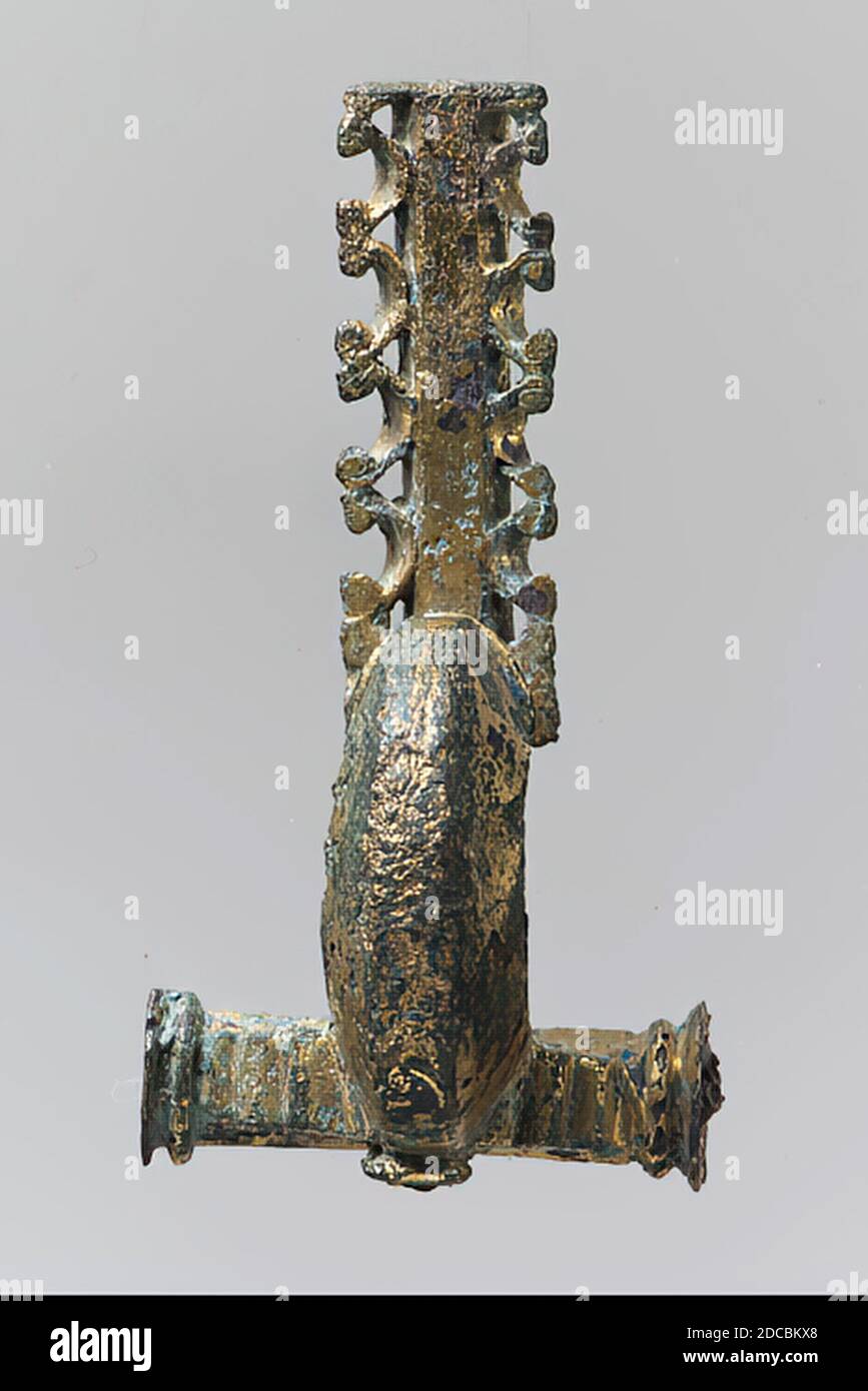 Roman crossbow brooch hi-res stock photography and images - Alamy