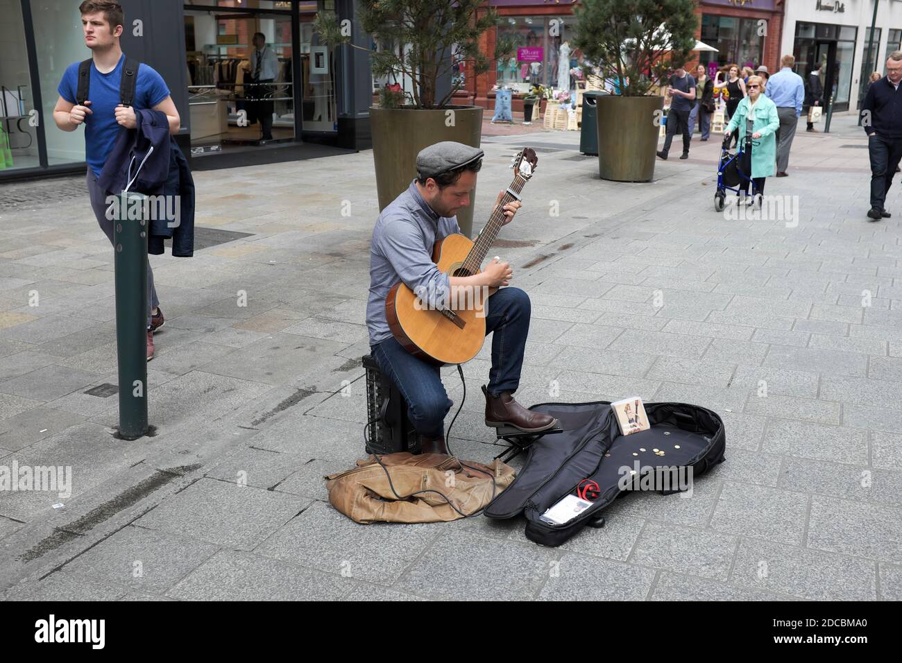Dublin busker irish busker hi-res stock photography and images - Alamy