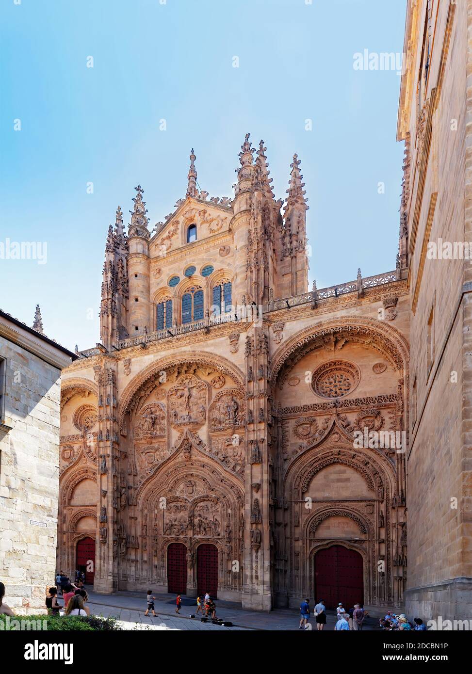 Main facade of the New Cathedral of Salamanca. Construction of the New ...
