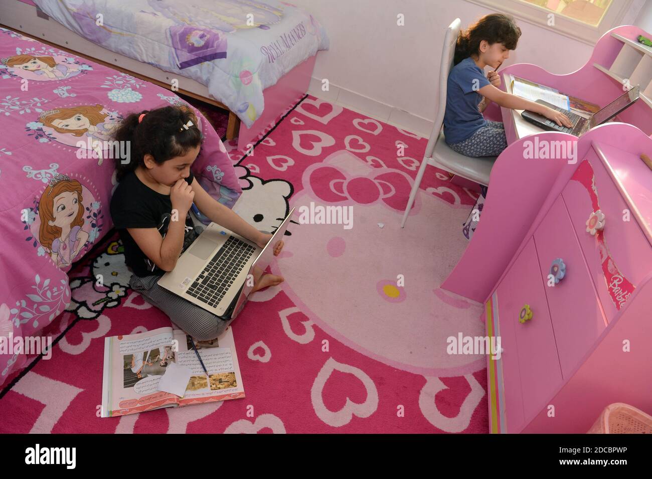 Kuwait City, Kuwait. 9th Nov, 2020. Kids study online at home in Jahra ...