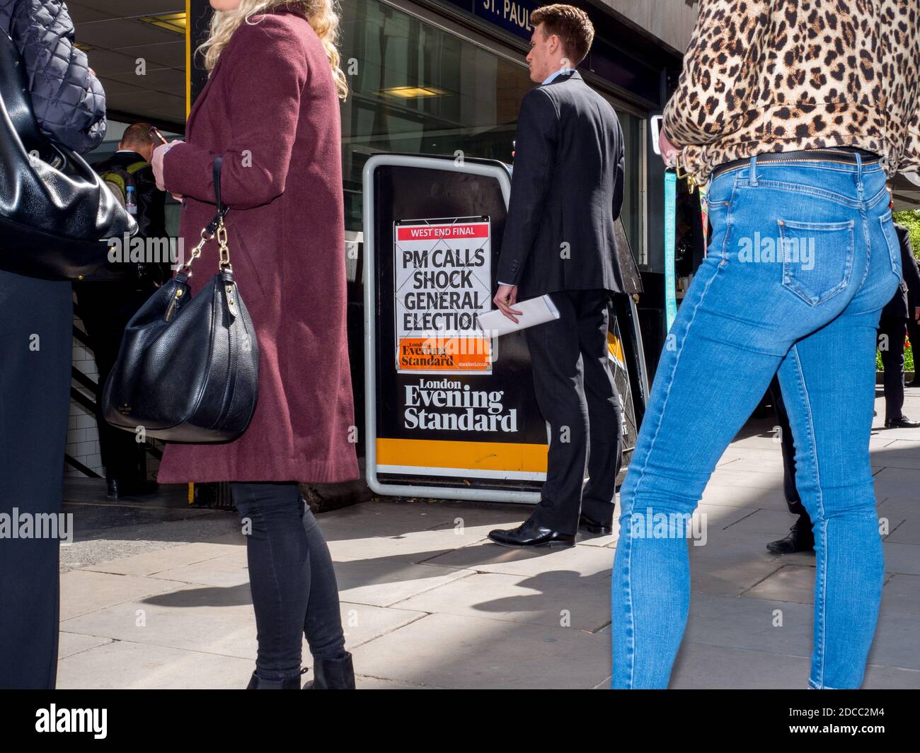 Headline of the London Evening Standard newspaper. St Paul's, London ...