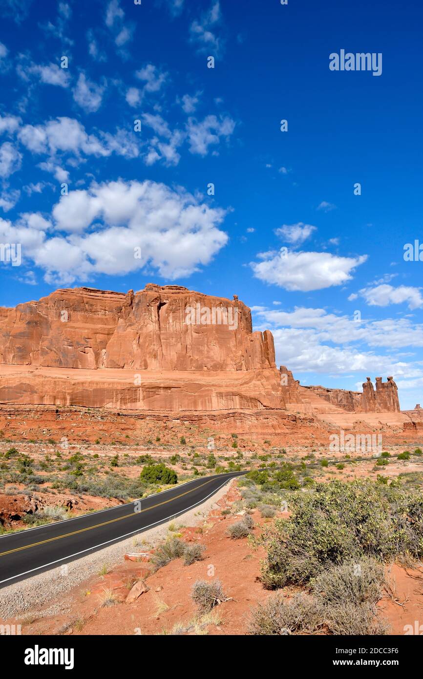 Road curving through Arches National Park, Utah Stock Photo - Alamy
