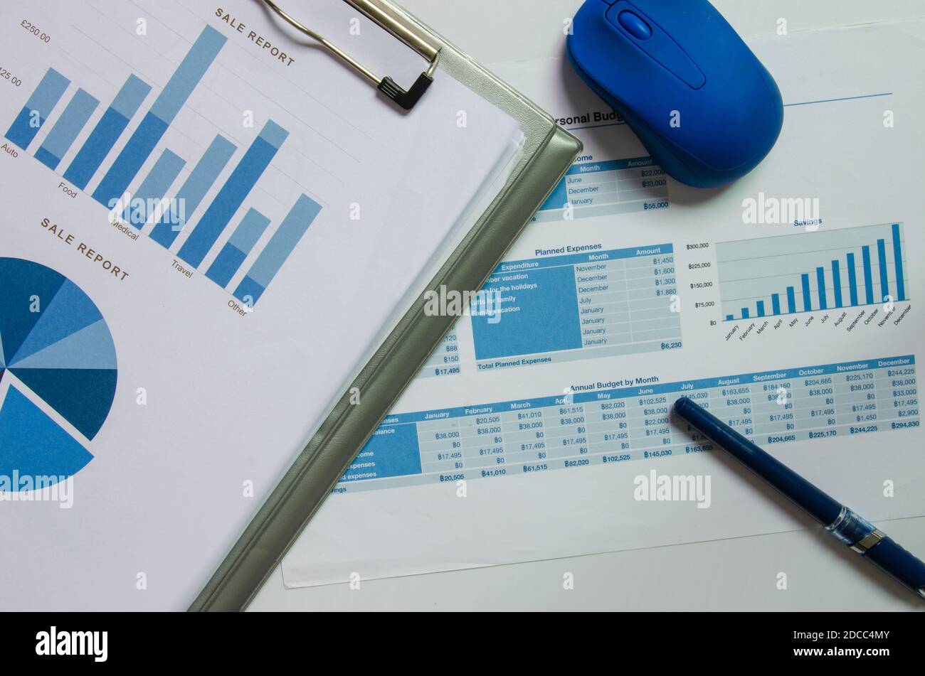 Pen and analysis chart hi-res stock photography and images - Alamy