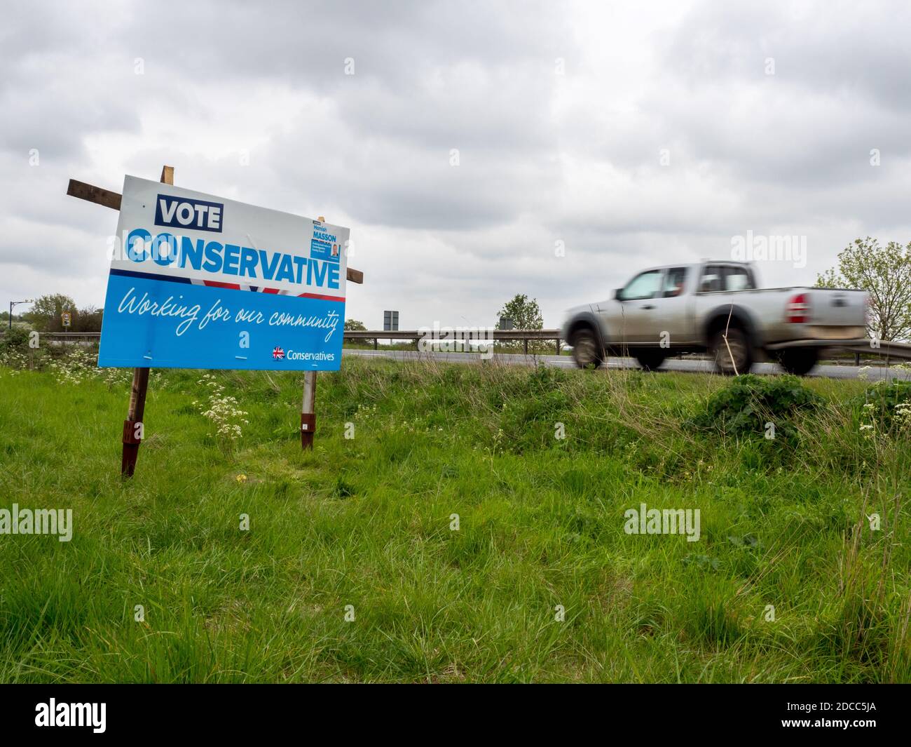 Vote conservative sign hi-res stock photography and images - Alamy