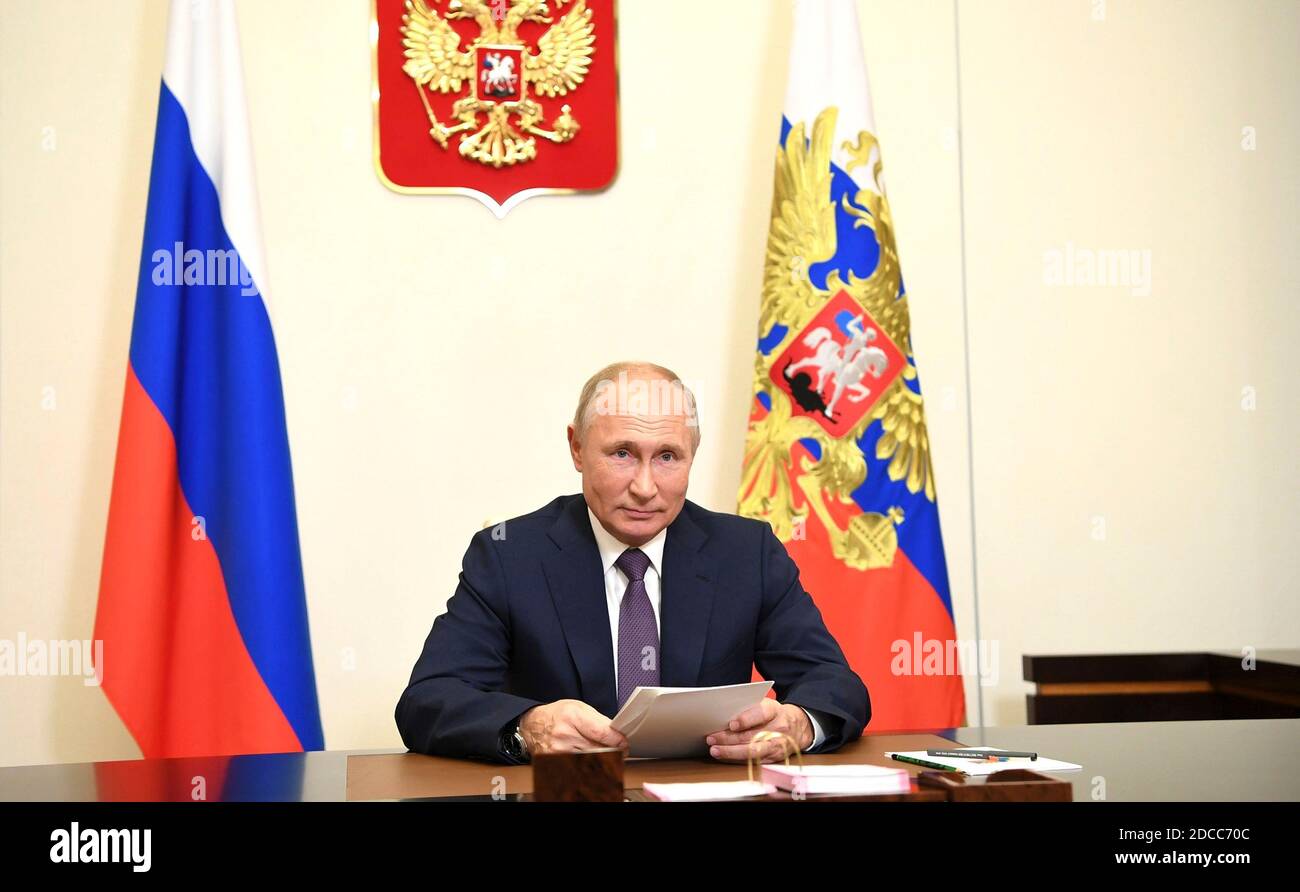 Vladimir putin smirk hi-res stock photography and images - Alamy