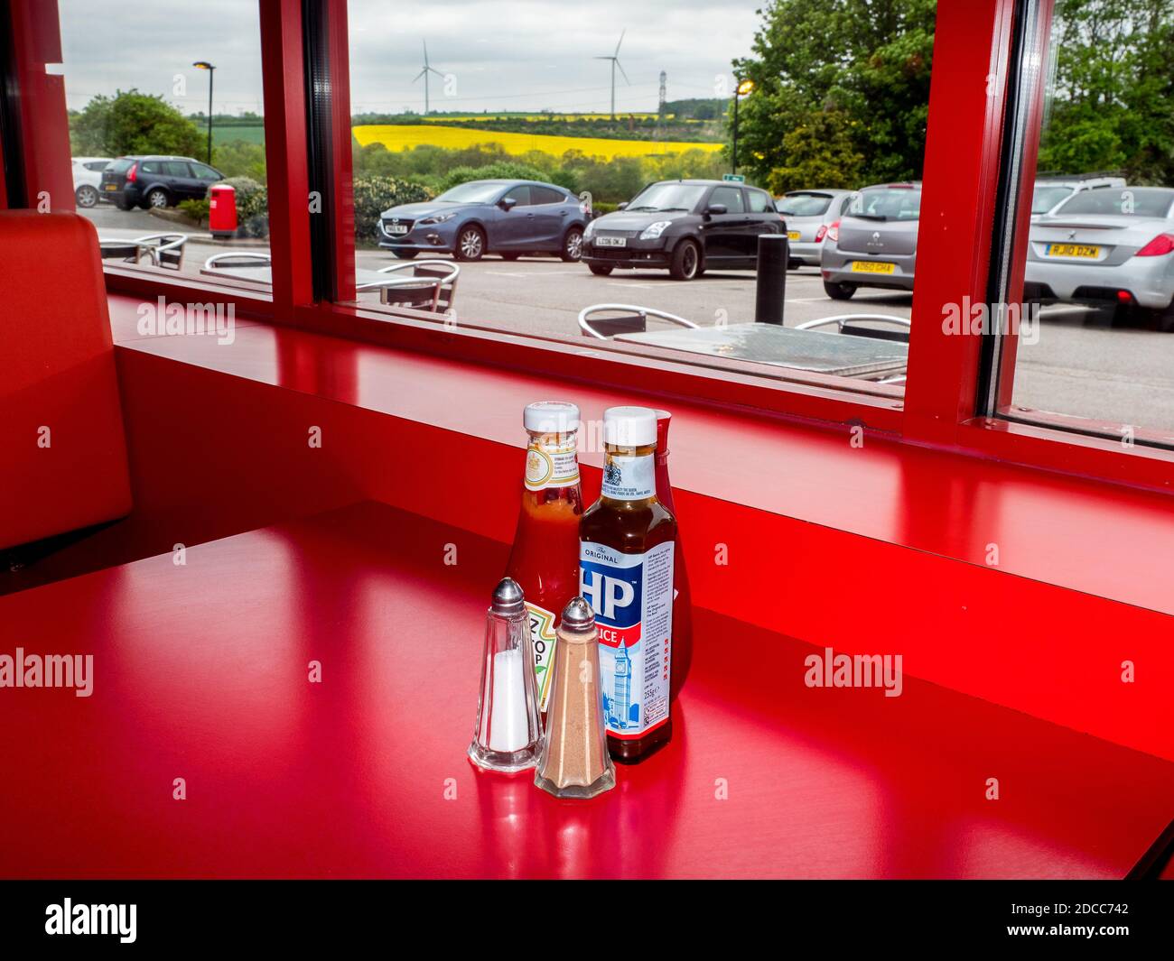 Condiments on diner table hi-res stock photography and images - Alamy