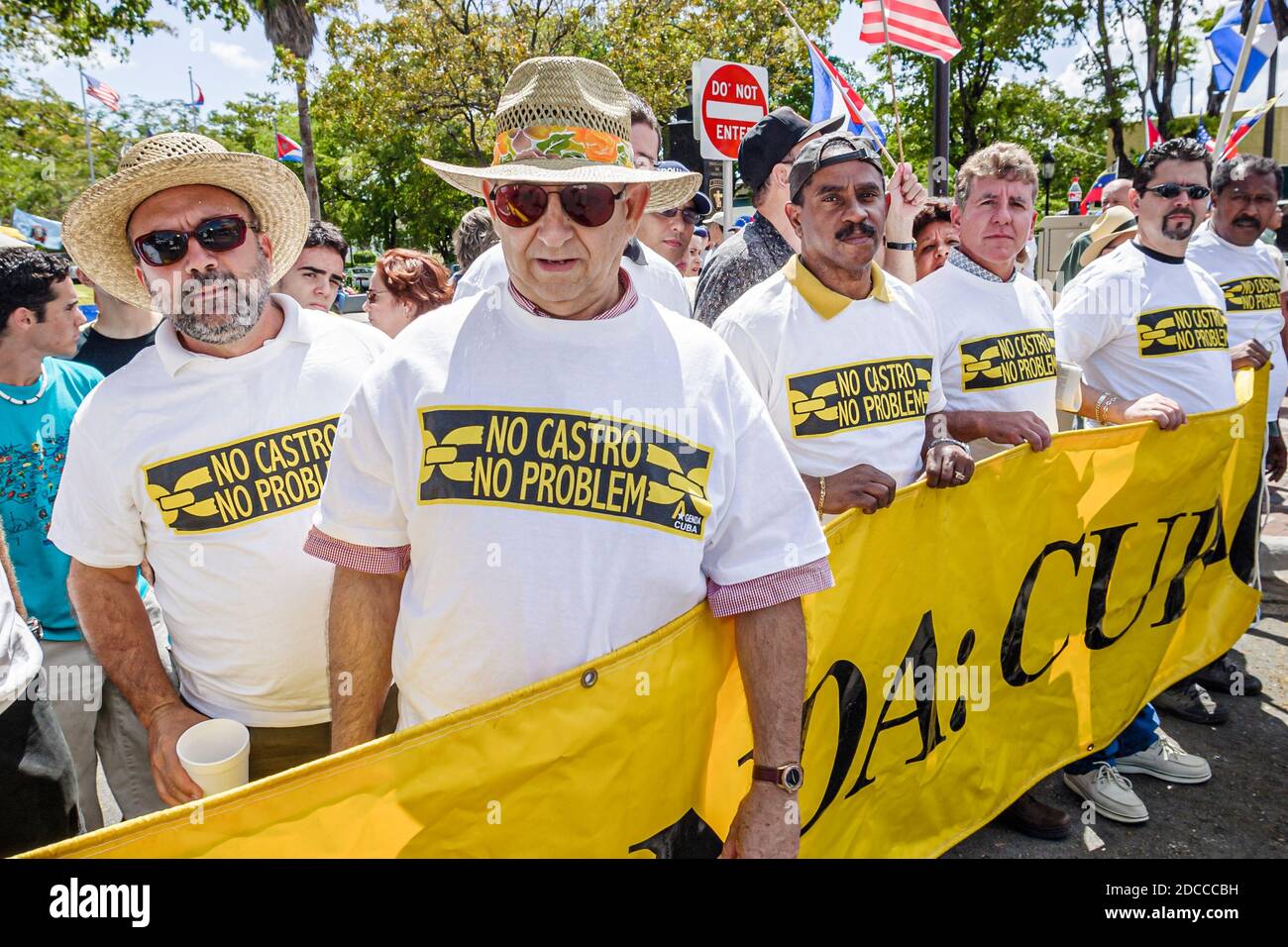 Political signs american latino hi-res stock photography and images - Alamy