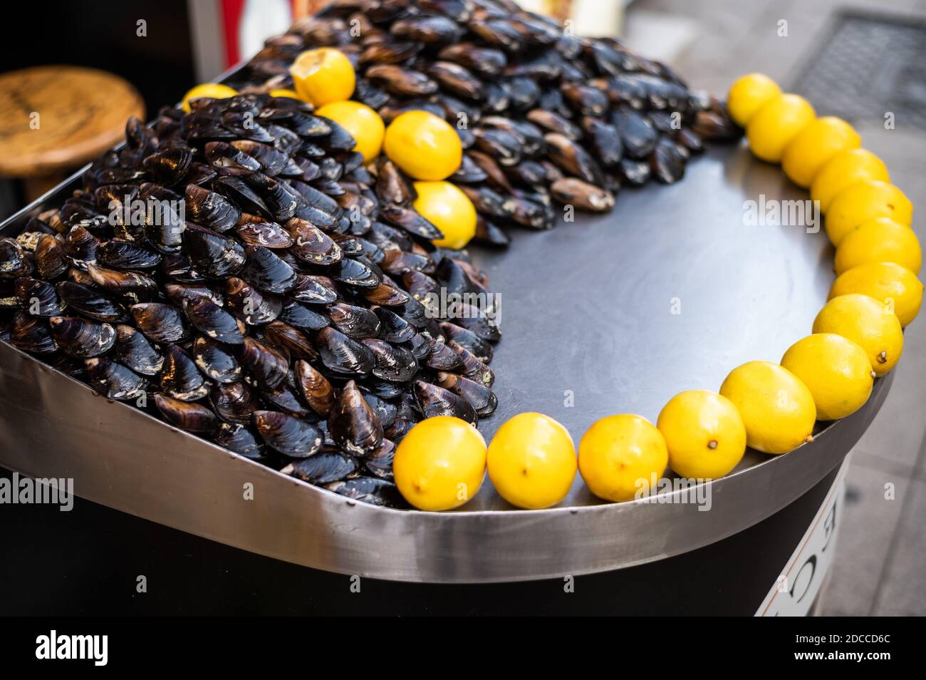 Stuffed mussels with lemon - street food in Istanbul, Turkey Stock ...