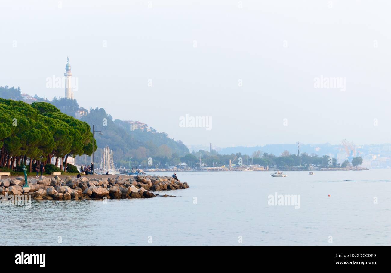 Seaside landcape hi-res stock photography and images - Alamy