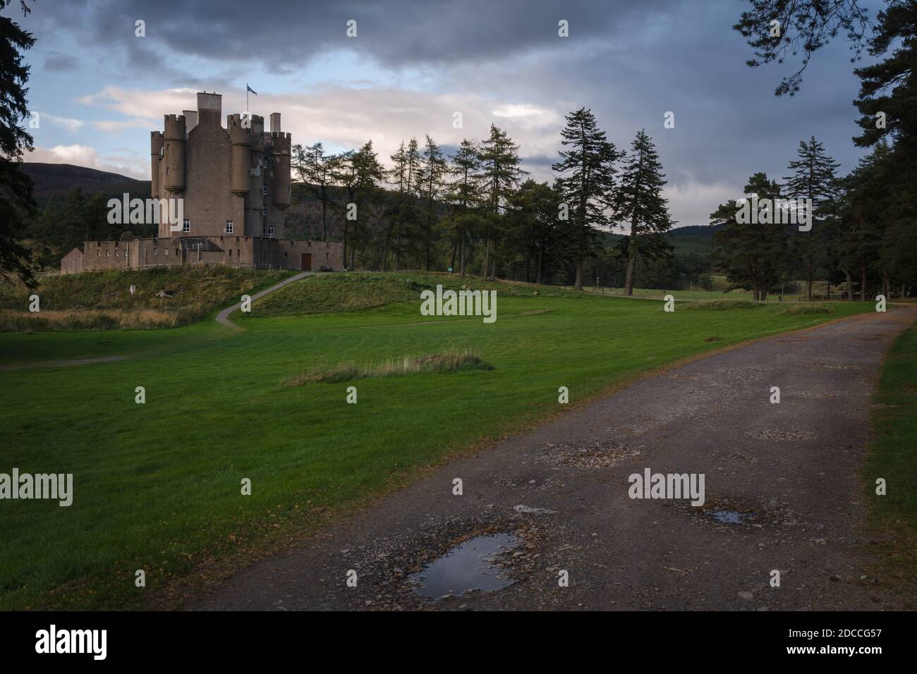 Braemar castle hi-res stock photography and images - Alamy