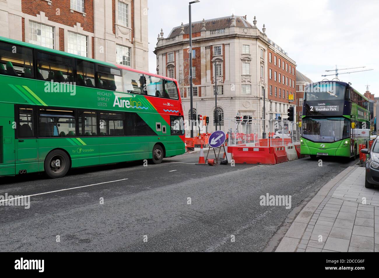 Buses in leeds city centre hi-res stock photography and images - Alamy
