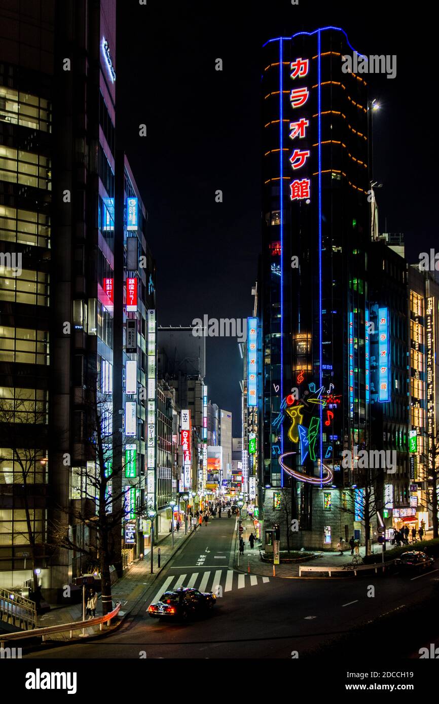 Metropolis at night hi-res stock photography and images - Alamy