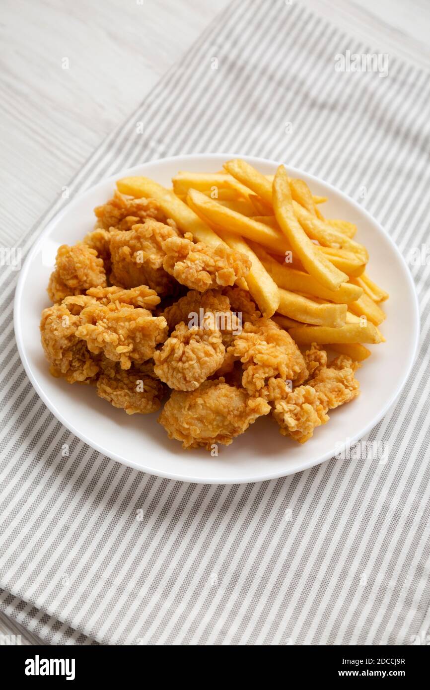 Chicken bites hi-res stock photography and images - Alamy