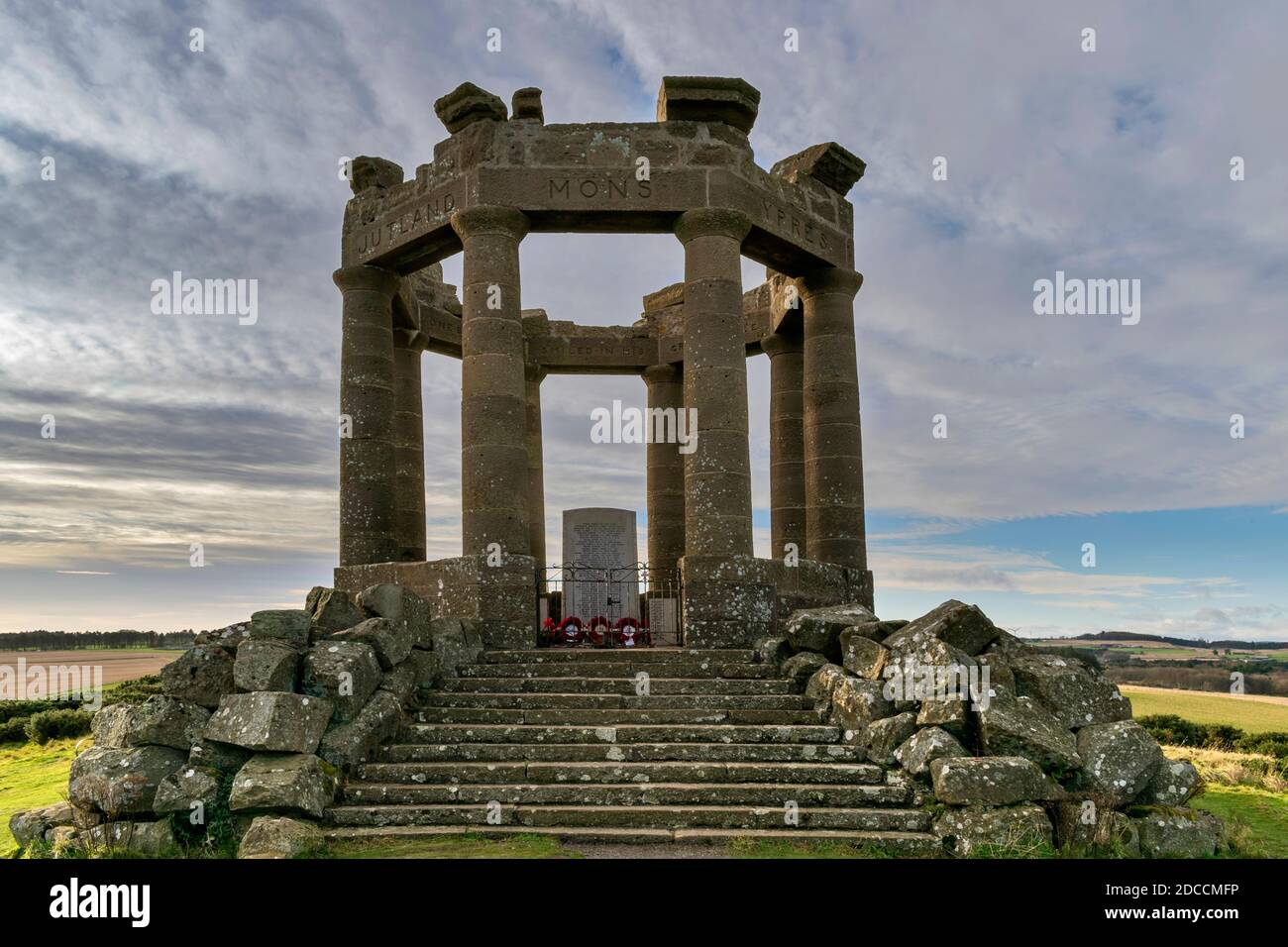 STONEHAVEN ABERDEENSHIRE SCOTLAND CLASSICAL WAR MEMORIAL OVERLOOKING ...