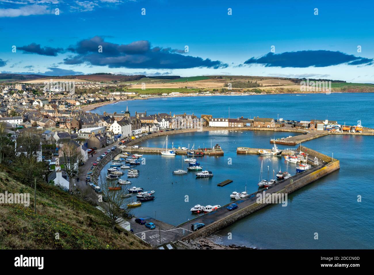 STONEHAVEN ABERDEENSHIRE SCOTLAND THE COWIE HARBOUR QUAYS AND MOORED ...