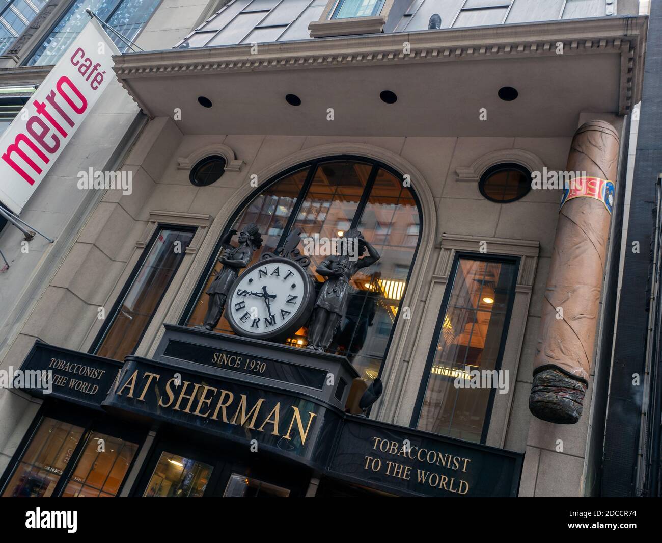 NEW YORK CITY, USA: Sign anmd giant Cigar on the Nat Sherman Cigar shop ...