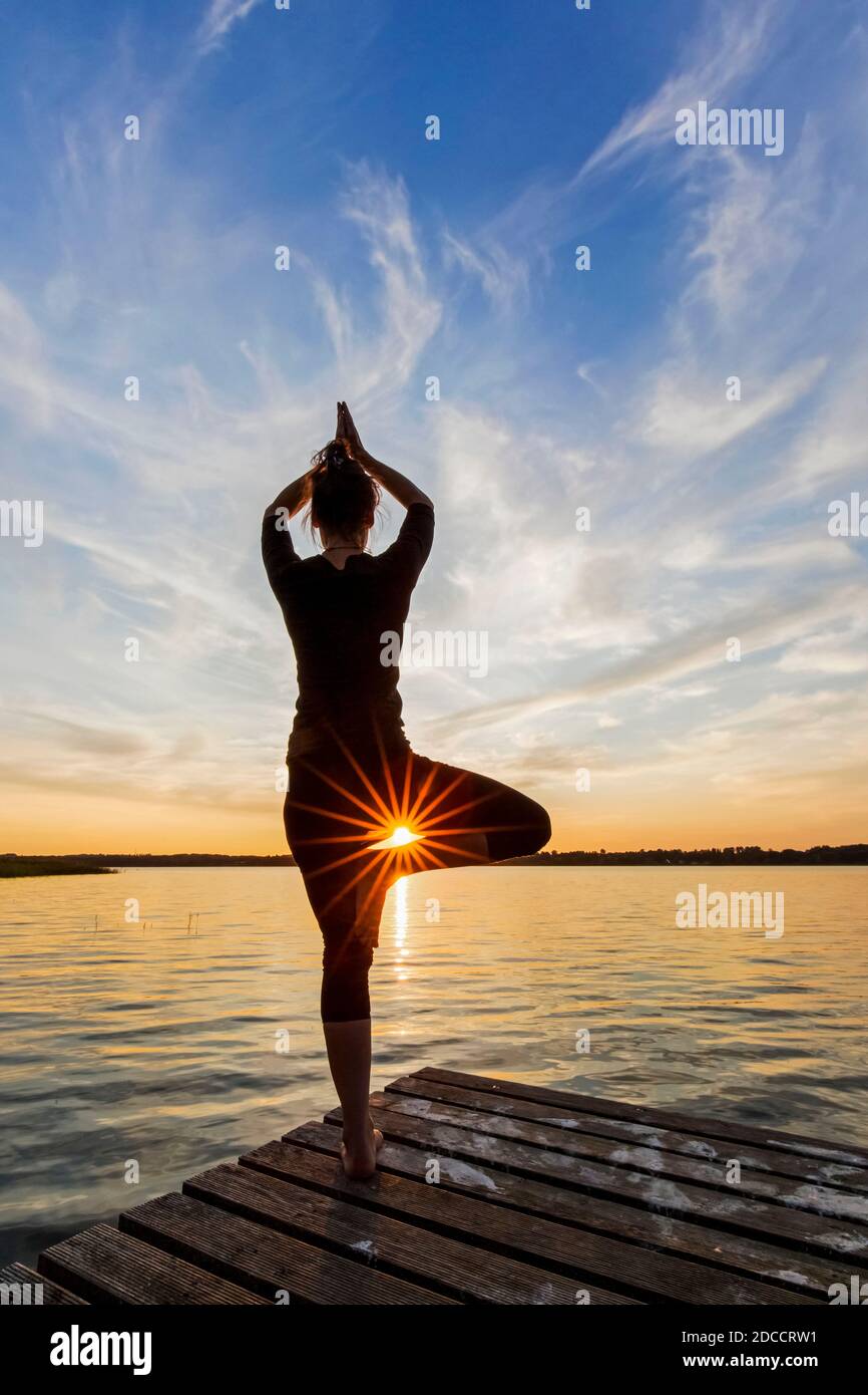 One legged people hi-res stock photography and images - Alamy