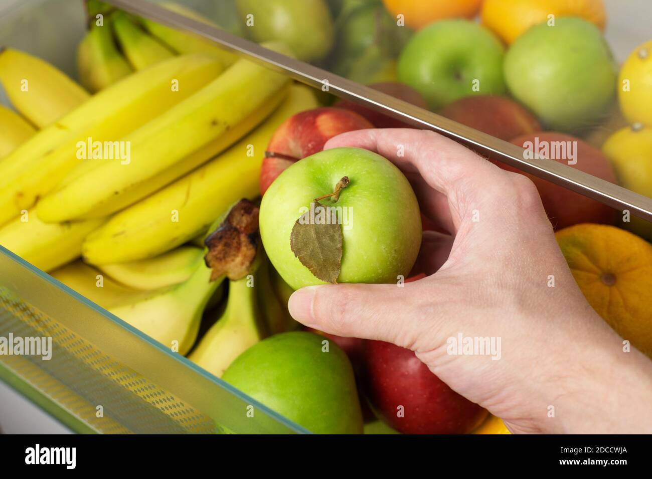 Apple fridge hi-res stock photography and images - Alamy