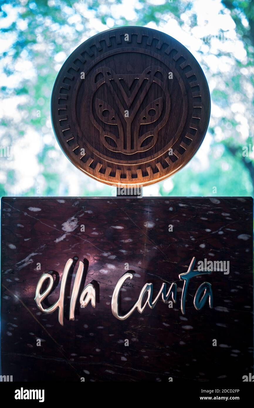 Permanently closed restaurant hi-res stock photography and images - Alamy