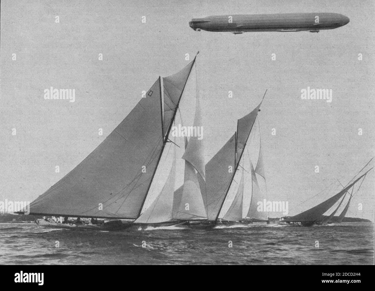Kieler Woche 1913 mit LZ 13 Stock Photo - Alamy