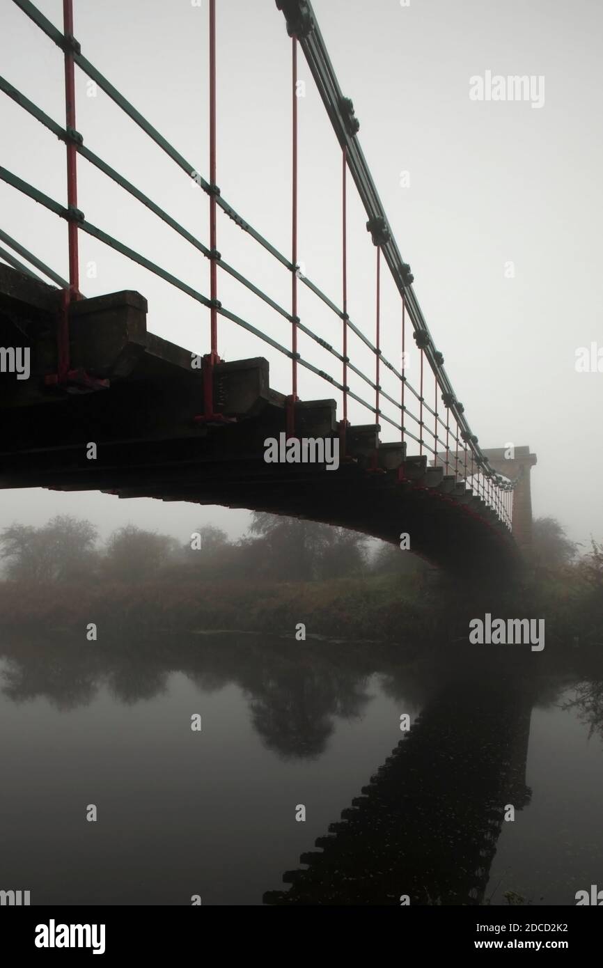 Horkstow suspension bridge hi-res stock photography and images - Alamy