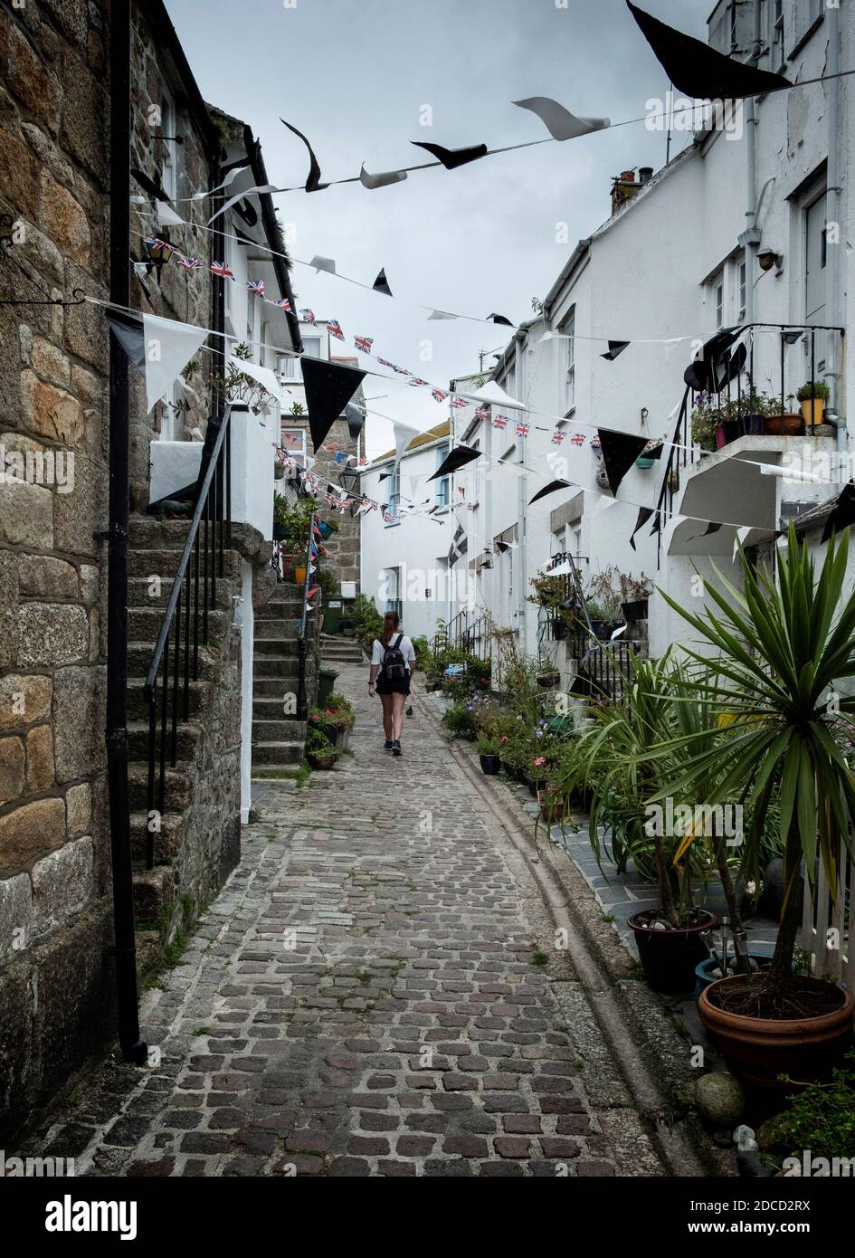 St Ives street, Cornwall, with Cornish flag bunting Stock Photo - Alamy