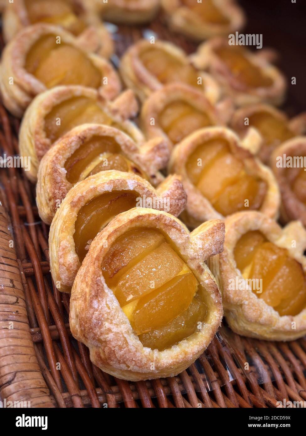 Cake Shop Japan Stock Photo - Alamy