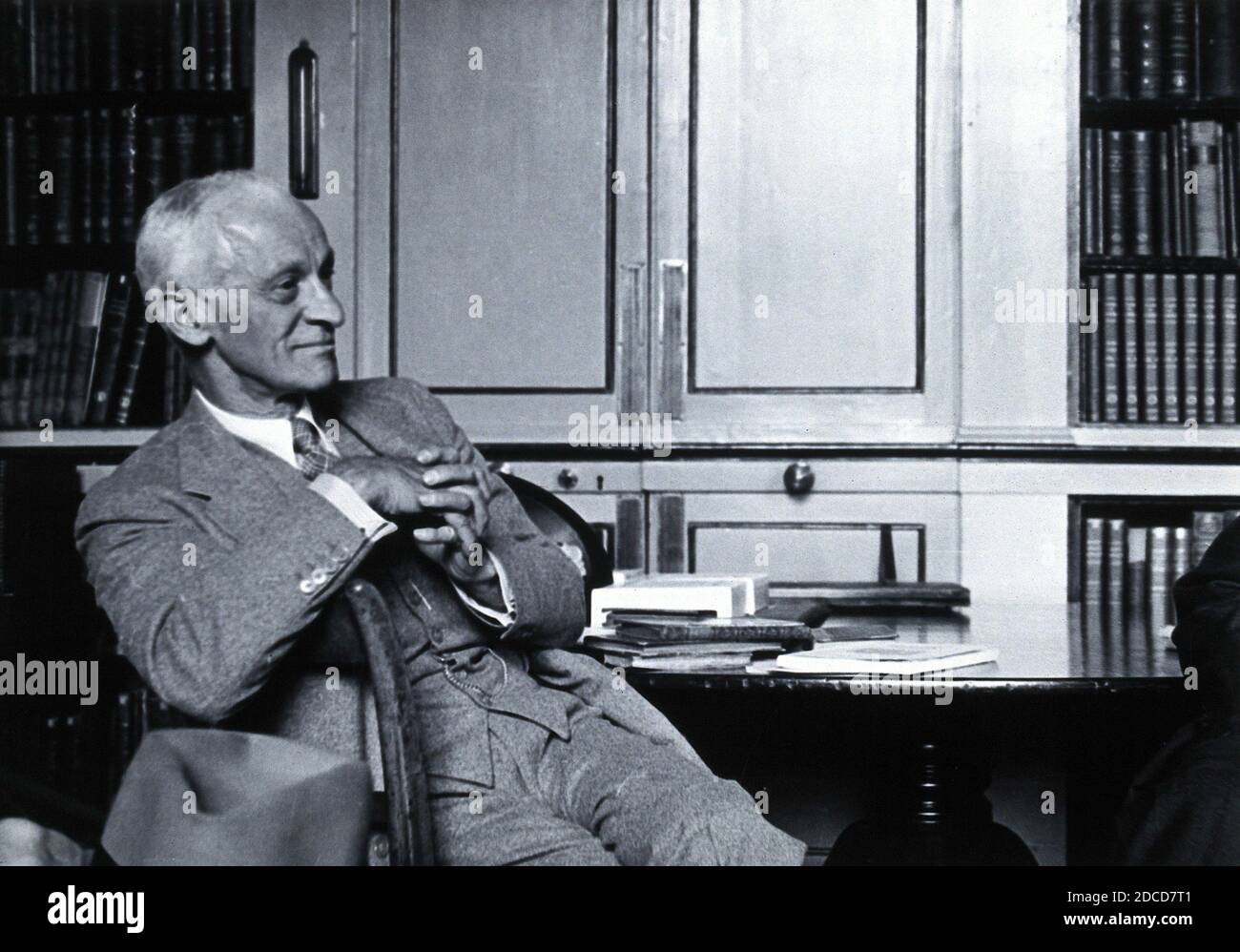 Doctor harvey cushing hi-res stock photography and images - Alamy