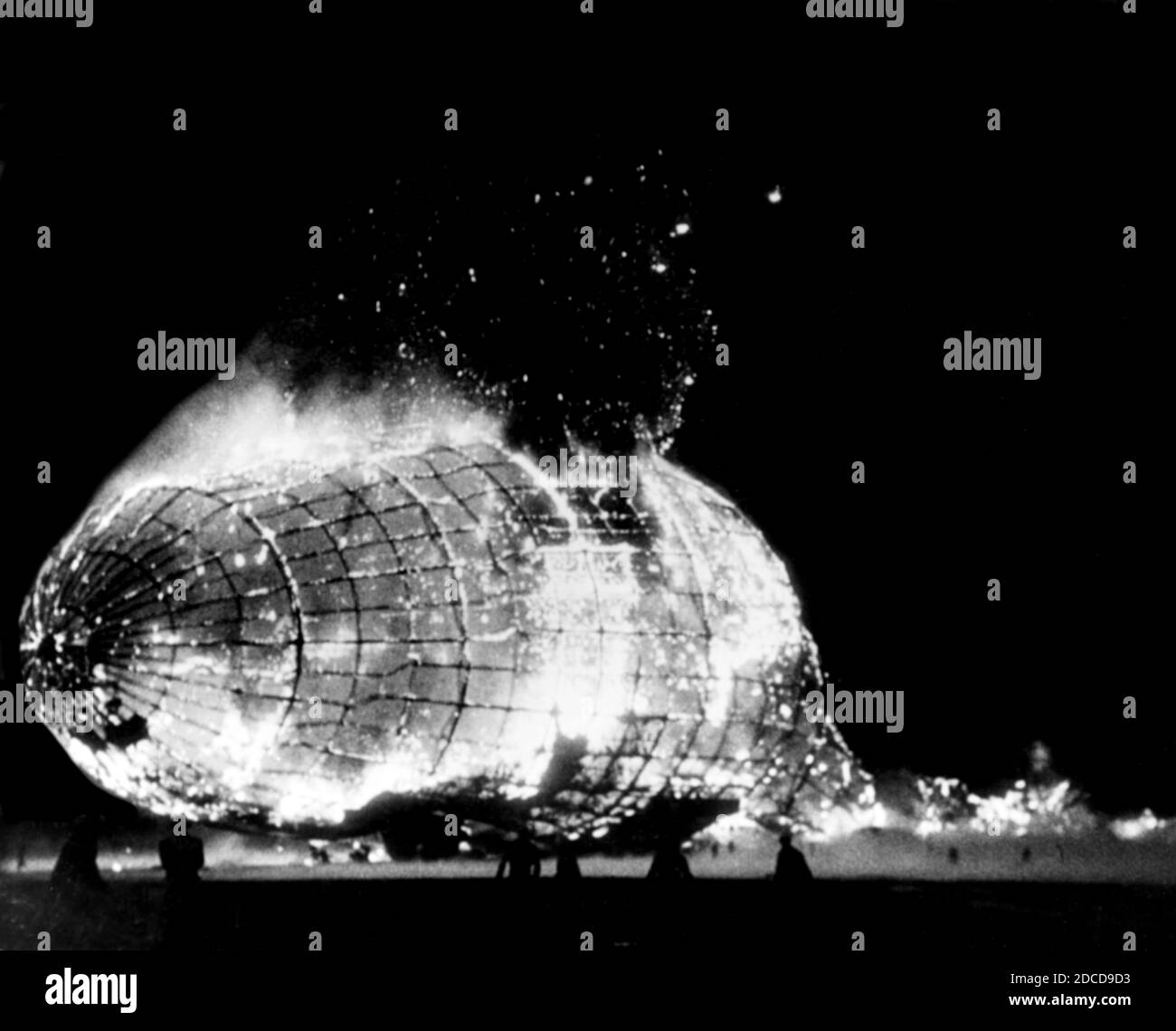 Hindenburg disaster airship Black and White Stock Photos & Images - Alamy